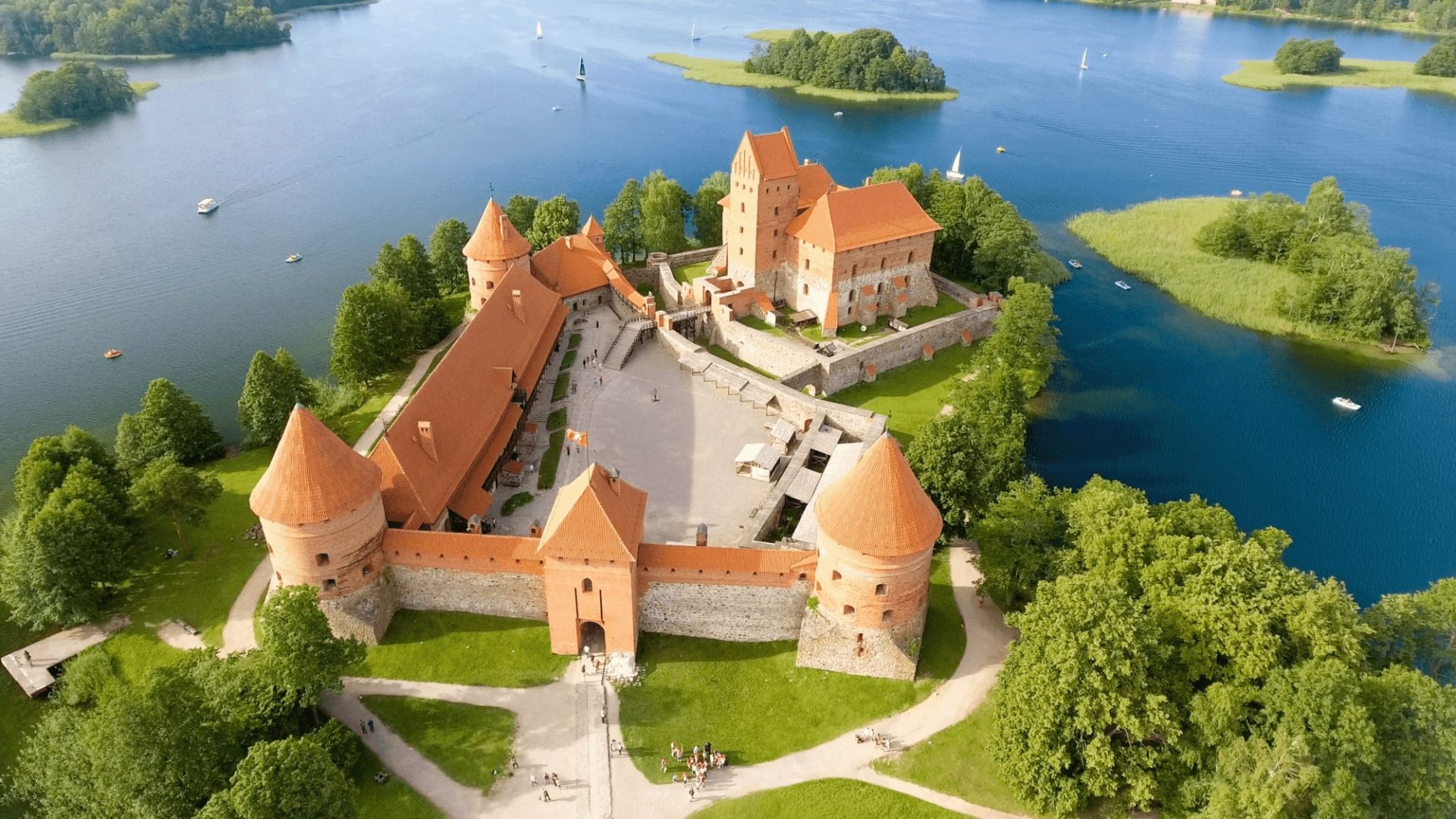 Visit The Fairy Tale Castle Of Trakai Island, Lithuania - Journey the ...