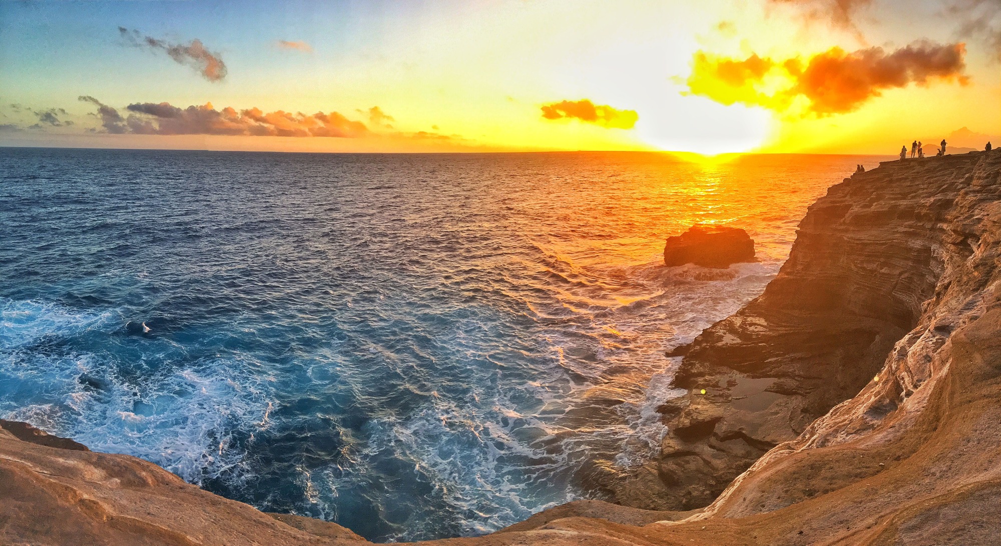 The Spitting Cave - One Of Hawaii’s Most Unique Natural Wonders ...