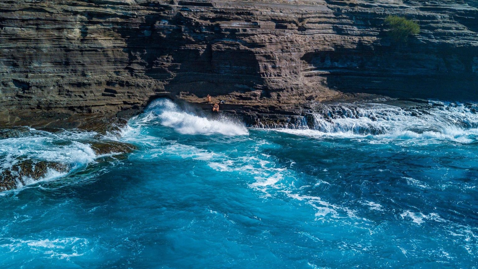 The Spitting Cave - One Of Hawaii’s Most Unique Natural Wonders ...
